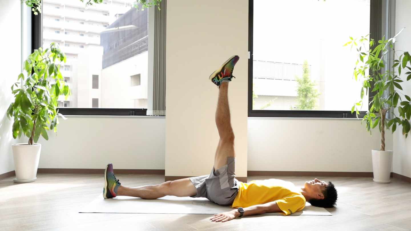 下腹部に効く！片足の上げ下げで腹筋を鍛える筋トレ トレーニング×スポーツ『melos』