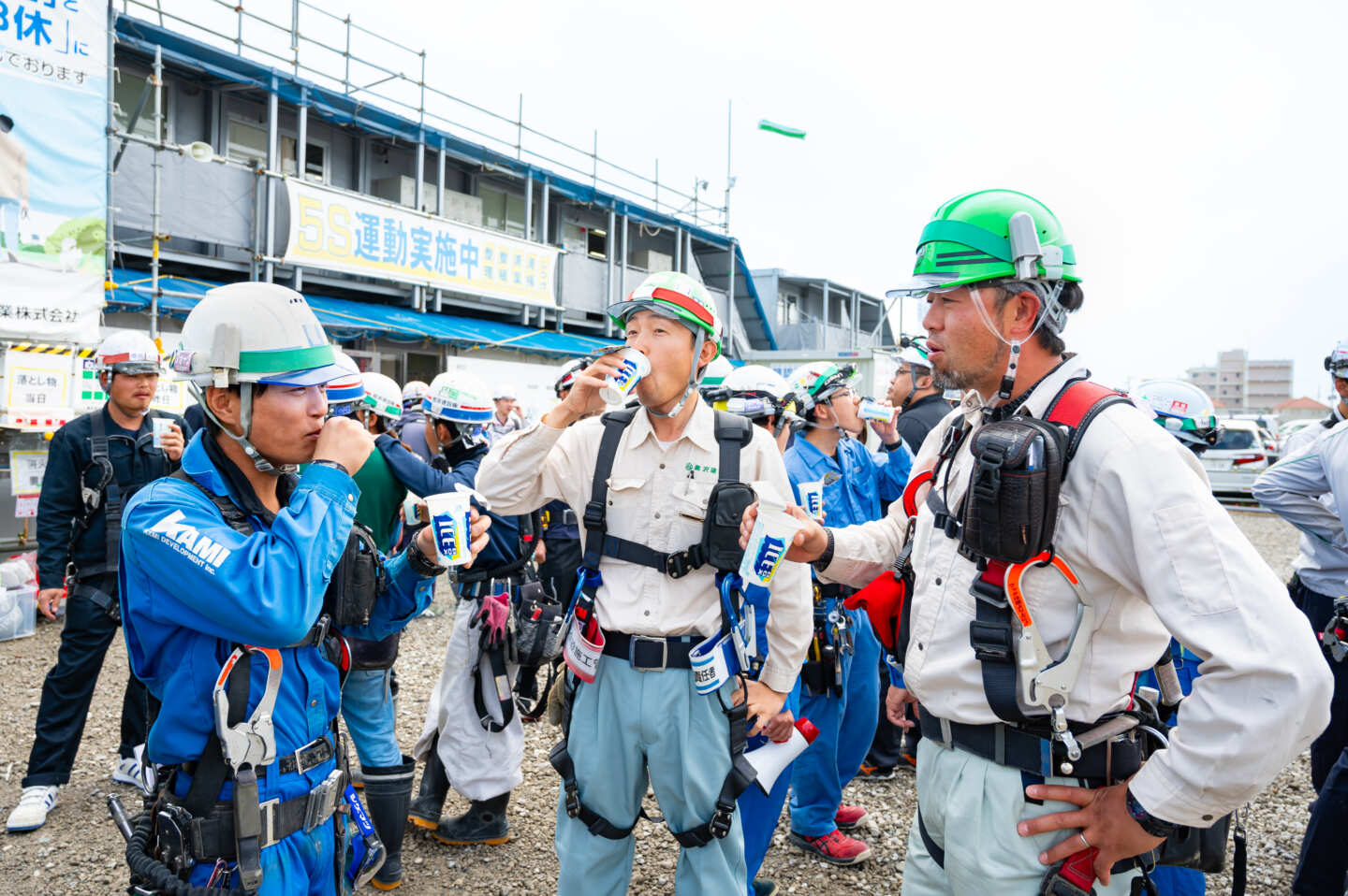 暑さ対策は「水分」と「塩分補給」だけじゃ足りない！あとひとつ重要な要素とは | 健康 ×スポーツ『MELOS』